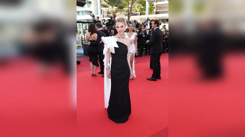 Tara Reid Looks Frail in Shocking Red Carpet Appearance at Cannes Film ...