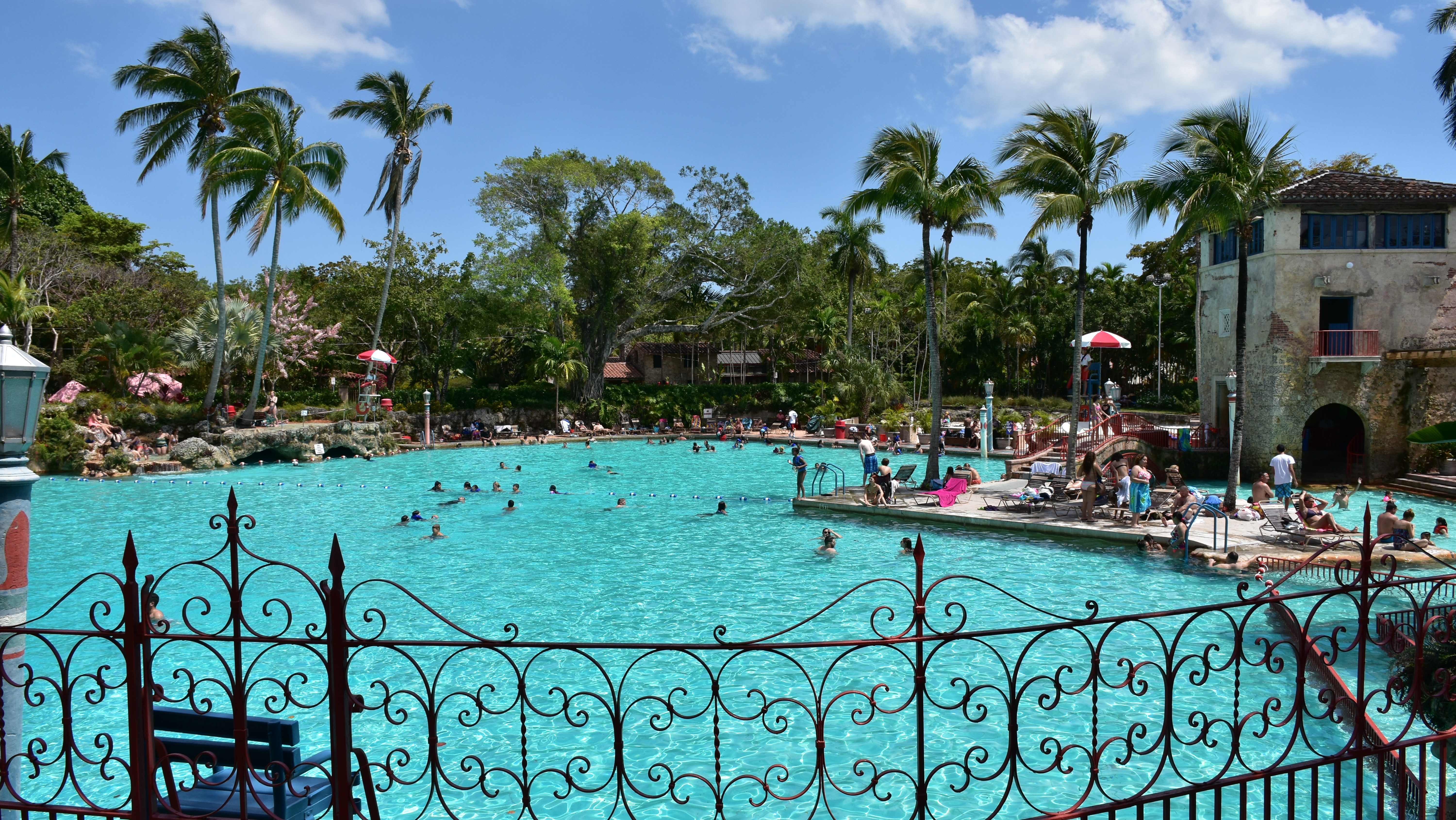 This Historic Florida Pool Looks Like a Caribbean Vacation - AOL