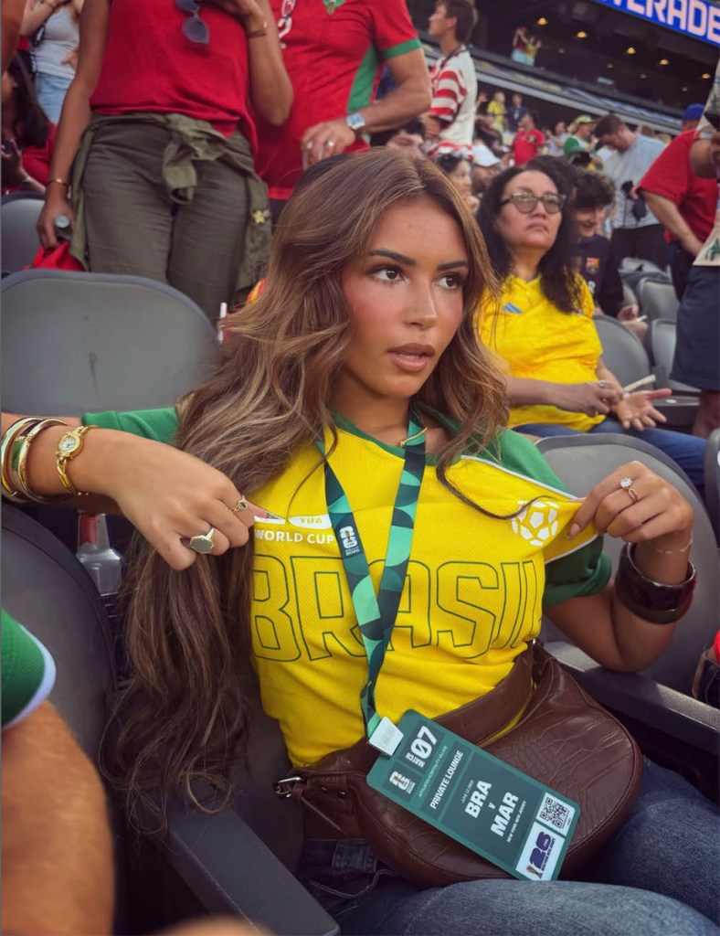 SI Swimsuit model sends message to Brazil after watching disastrous ...