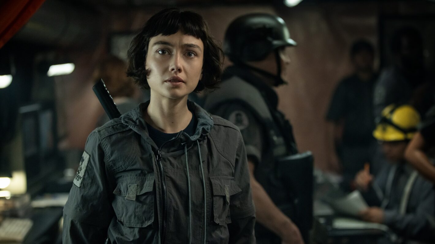 ‘Alien: Earth’: Stars Return to Set for Season 2 - AOL