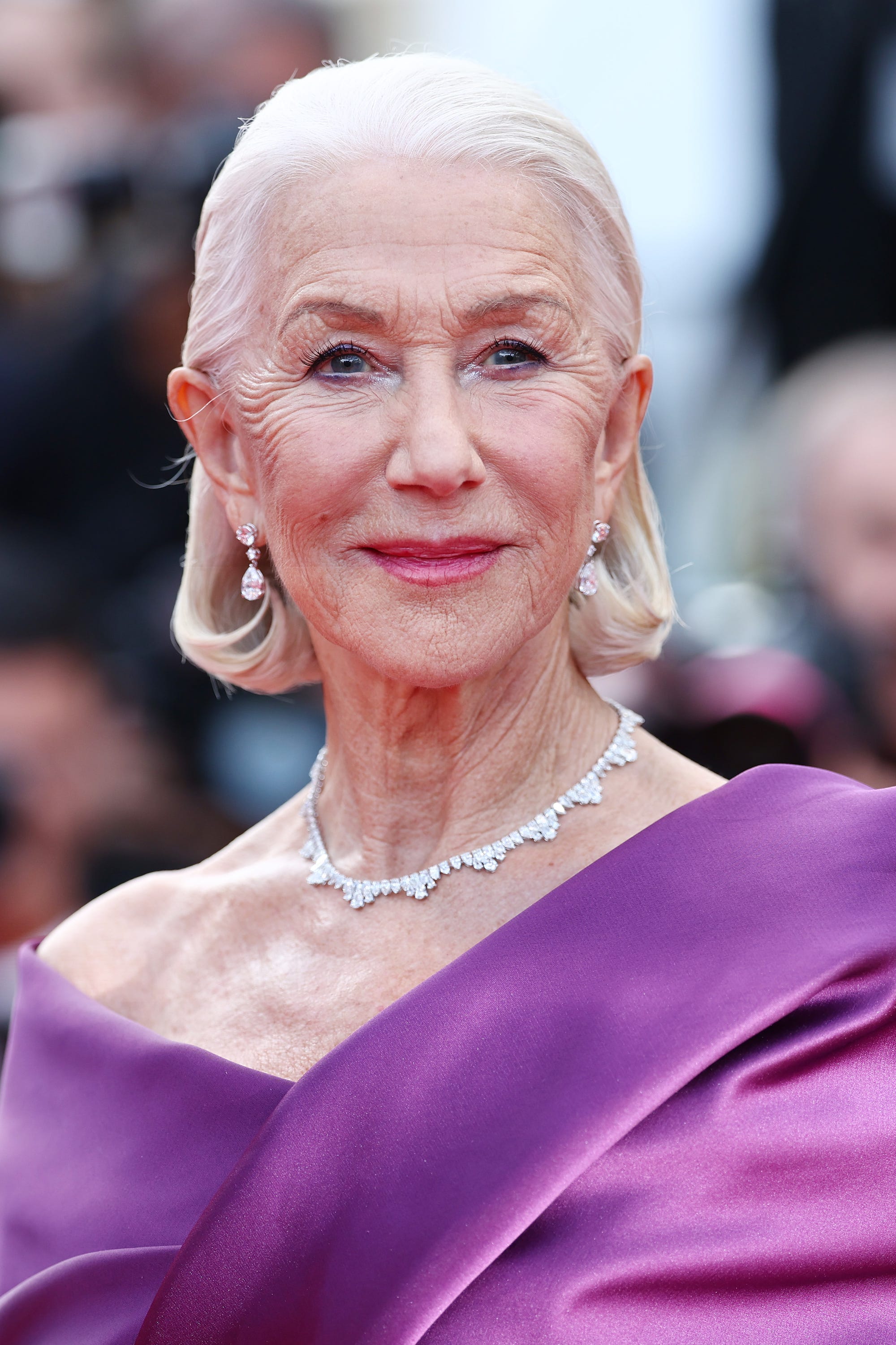 A Guide to Bob Haircuts for Women Over 50, According to Experts - AOL