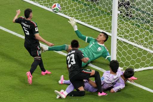 Raúl Rangel uses 'pure reaction' to make save that moves Mexico into ...