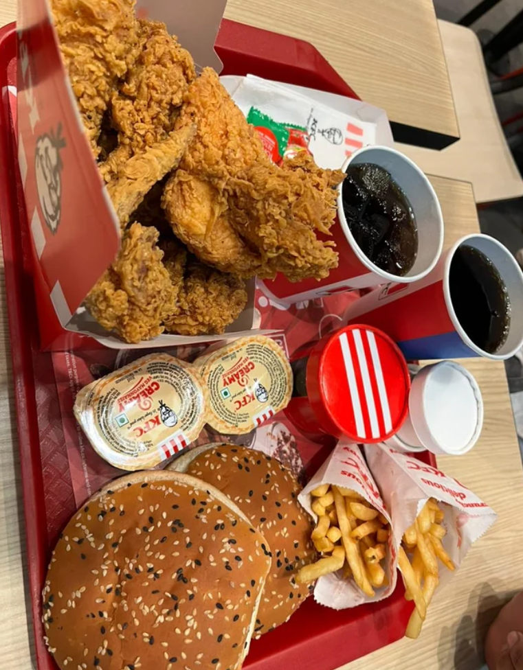 6 Fried Chicken Chains People Are Giving Up On, And 6 They Still Swear ...