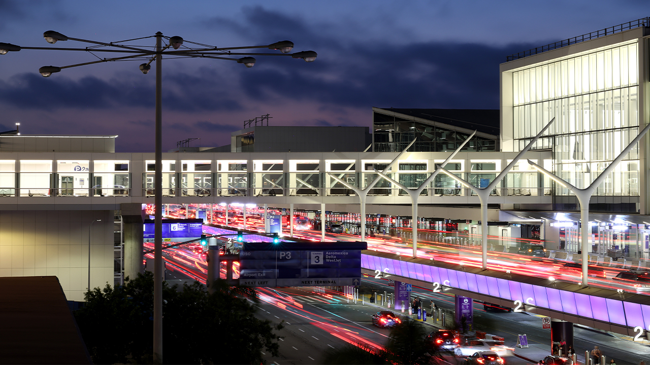 American Airlines reportedly pauses 6 domestic routes amid fuel price ...
