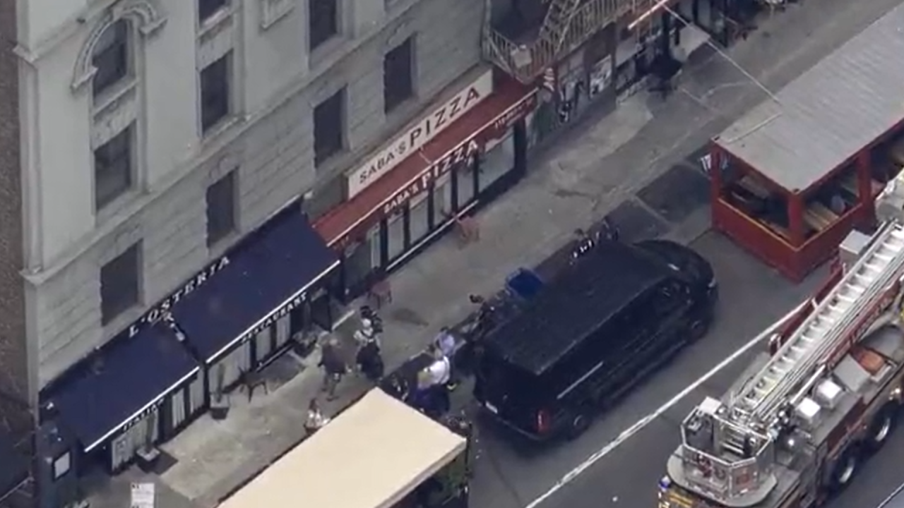 2 injured in gas explosion at NYC pizzeria: FDNY - AOL