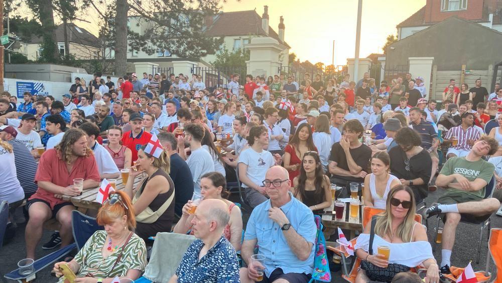 In Pictures: England fans watch draw with Ghana - AOL
