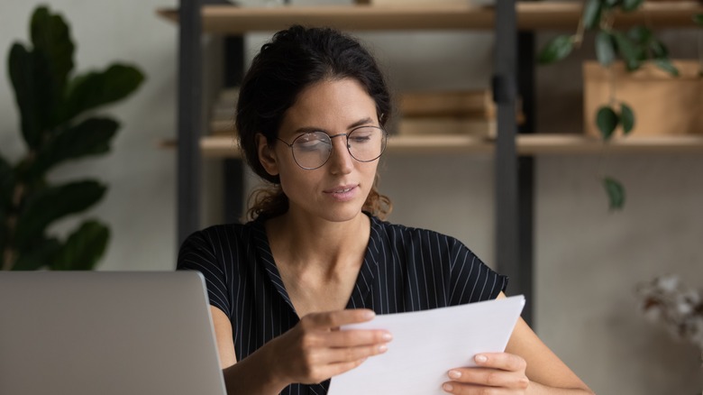 How To Use AI To Help Write A Cover Letter (And Mistakes To Avoid) - AOL