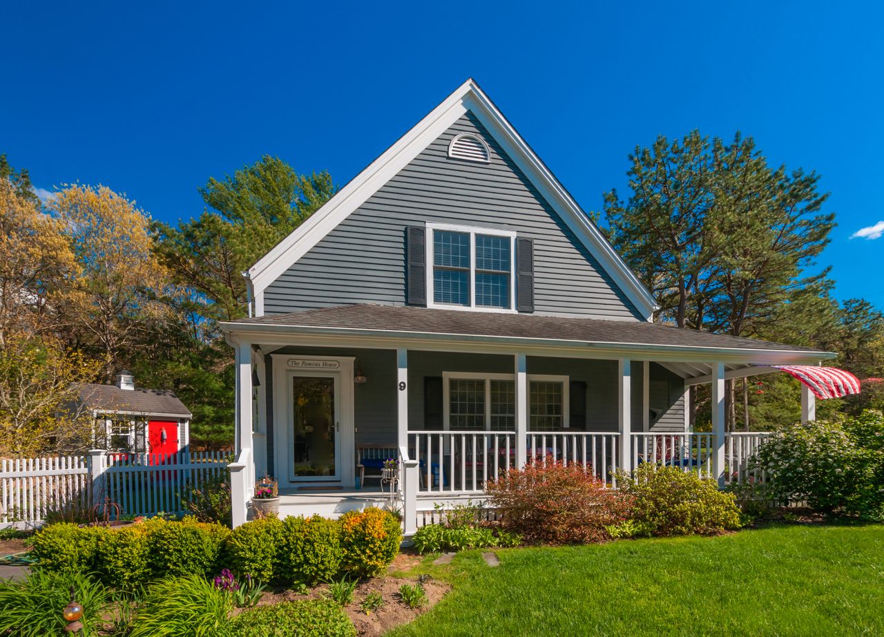 Designers Say These 5 Front Entrance Features Always Look Bad—What to ...