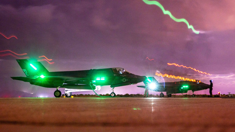 What Are The Green Lights On Fighter Jets For? - AOL