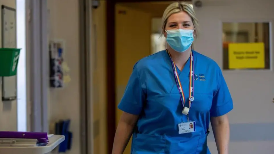 Nearly 400 Welsh nursing and midwifery graduates still without NHS jobs ...