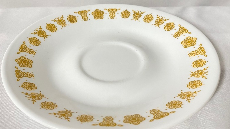 Everyone Had It In The '70s — Now It's The Thrift Store Dish Pattern We ...