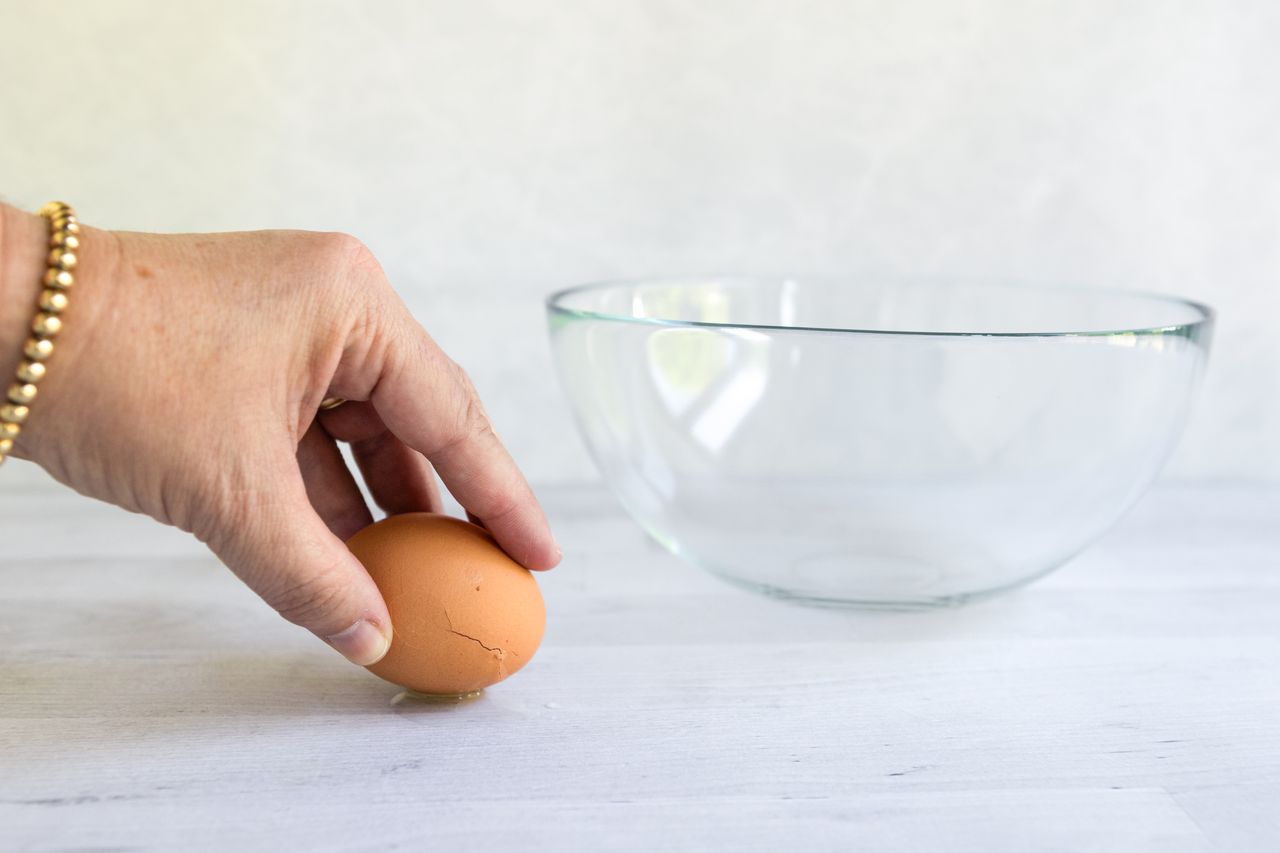 I Tried 3 Methods To Crack an Egg, and Only One Didn’t Leave Shell in ...