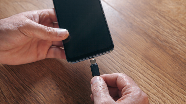 4 Ways Your Android Phone Can Connect To A TV - AOL