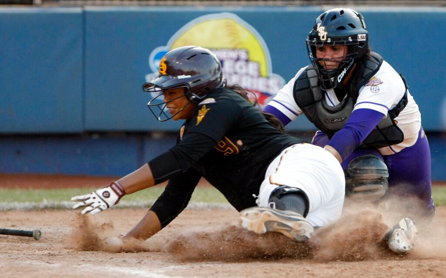 Former Pac-12 Player of the Year joins Texas softball coaching staff - AOL