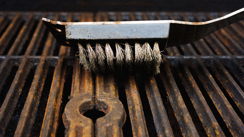 Cast Iron Vs Stainless Steel: Which Is Better For Grill Grates? - AOL