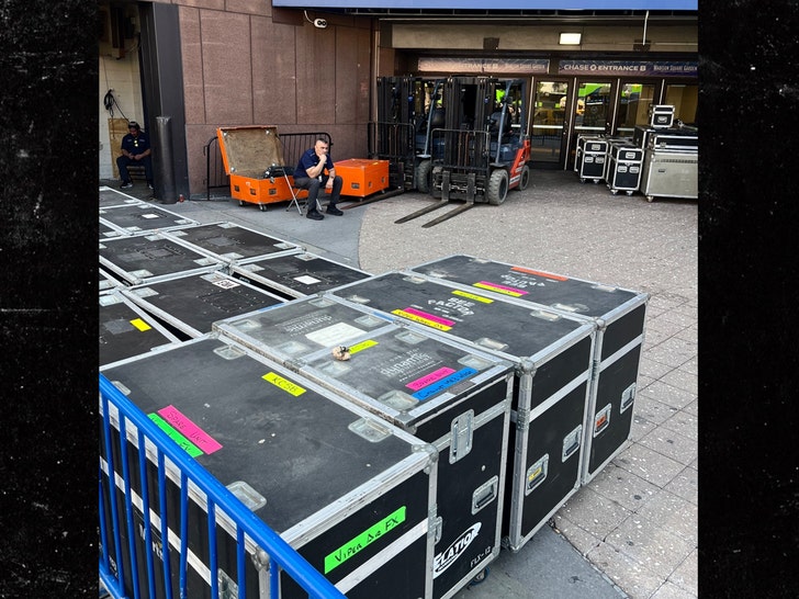 Taylor Swift, Travis Kelce Wedding: Lighting Equipment Delivered To MSG ...