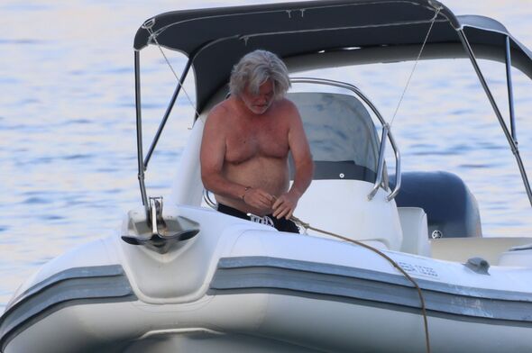 Kurt Russell shows off ultra-toned body at 75 as he enjoys Greek ...