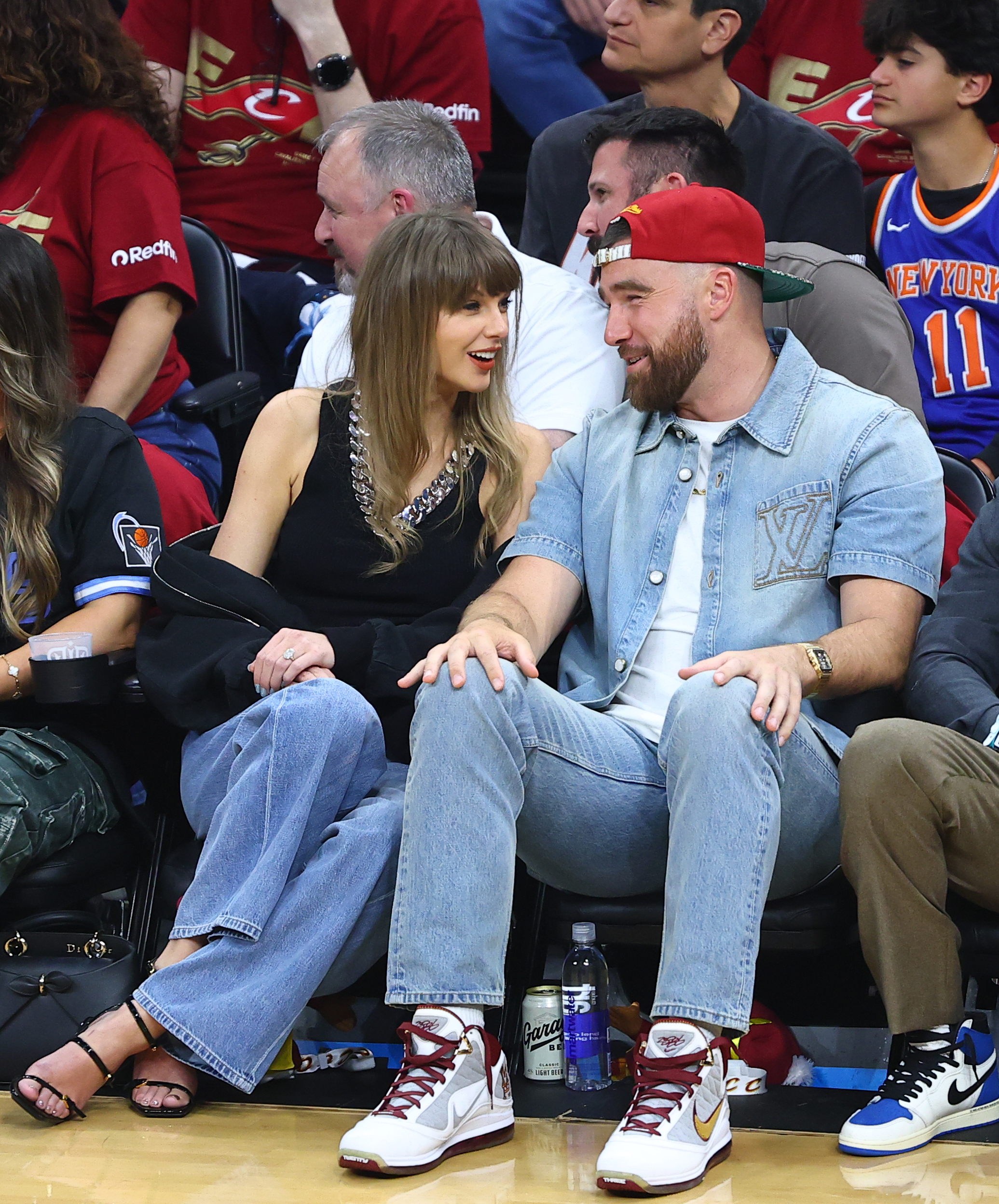 Red carpet rolled out in front of MSG for Taylor Swift and Travis Kelce ...