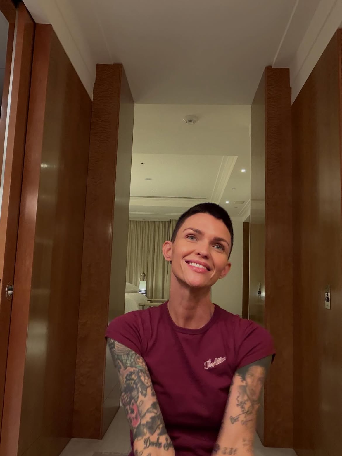 Ruby Rose rushed to hospital with multiple broken ribs after freak pool ...