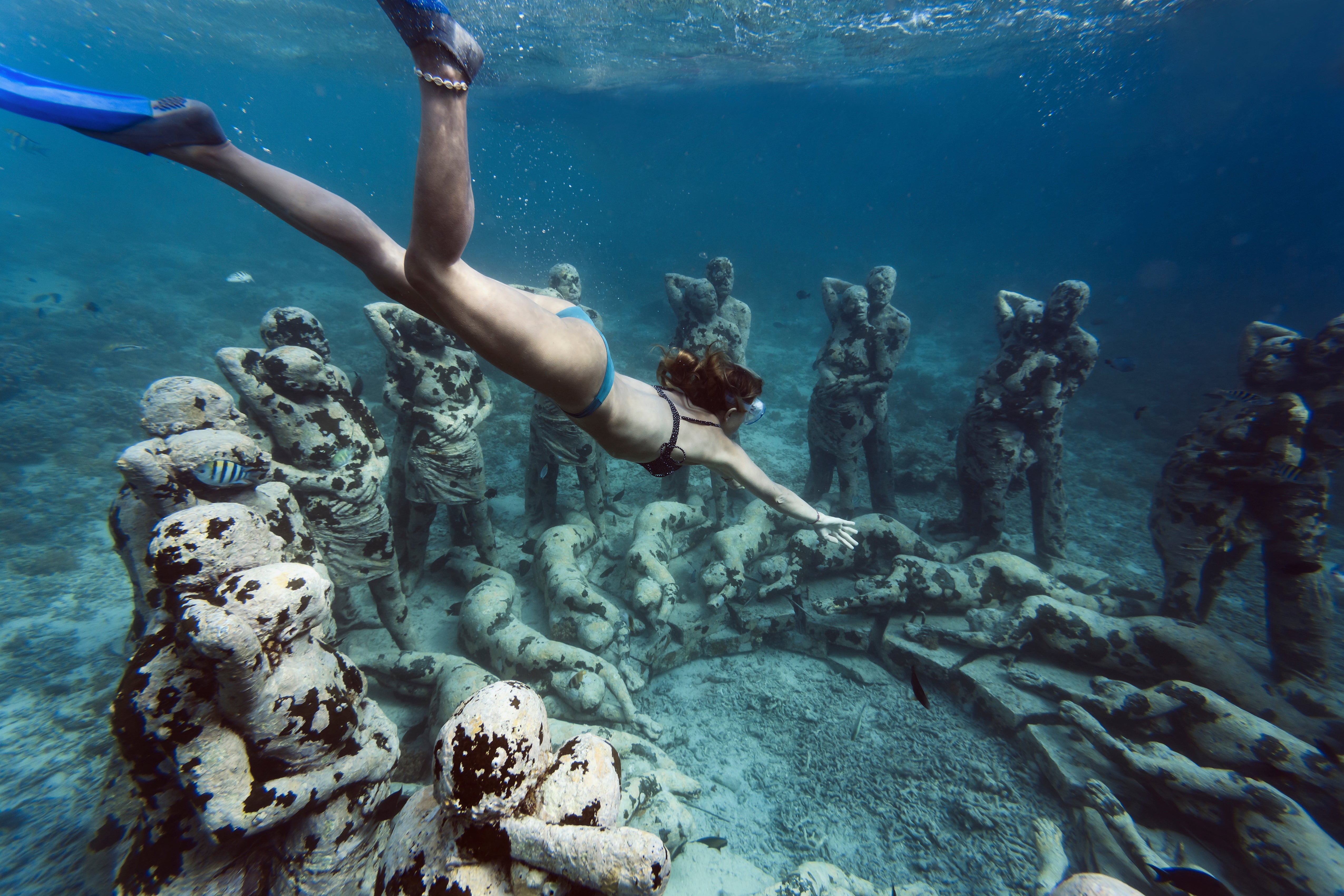 The sculpture that's sinking on purpose - AOL
