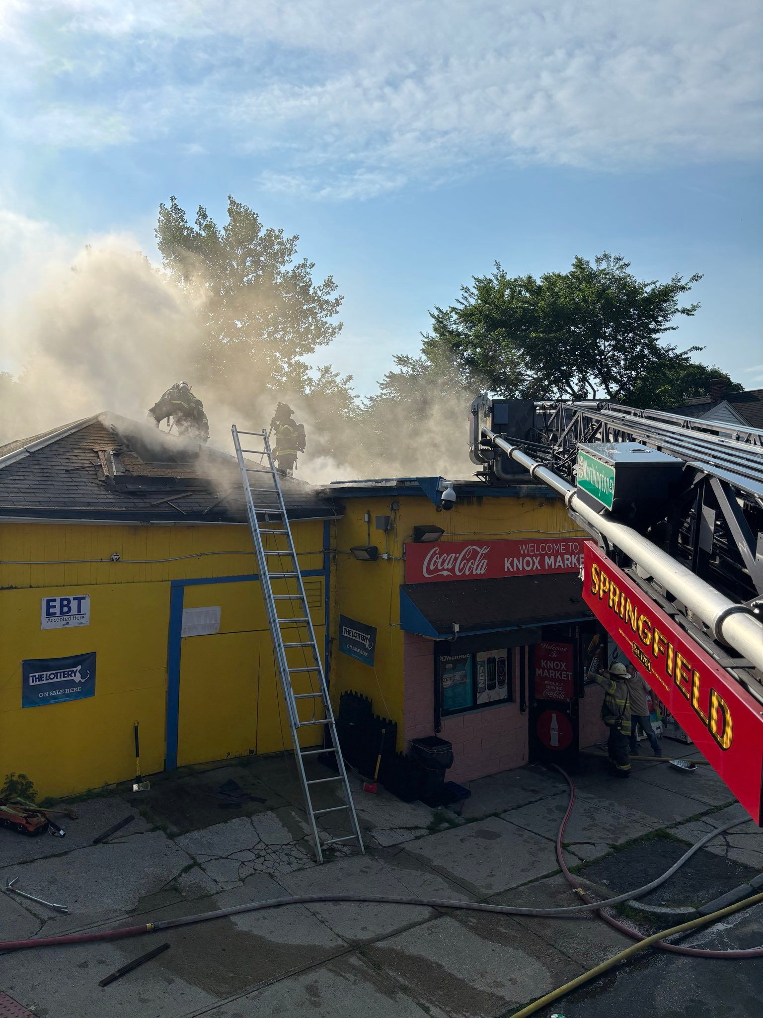 Fire at Knox Street Market in Springfield - AOL