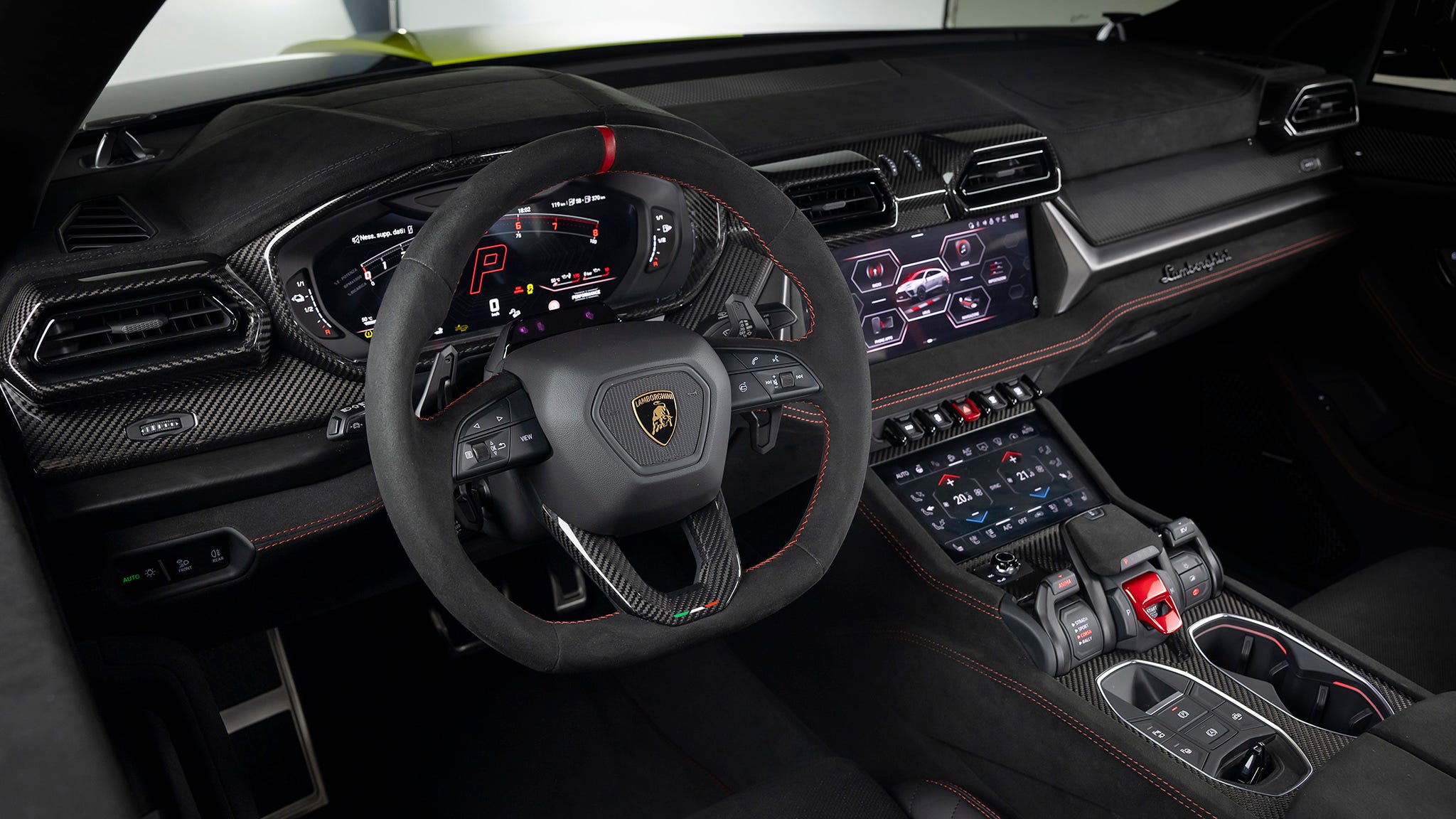 Lamborghini’s New Urus SE Performante Is Lighter, More Powerful, and ...