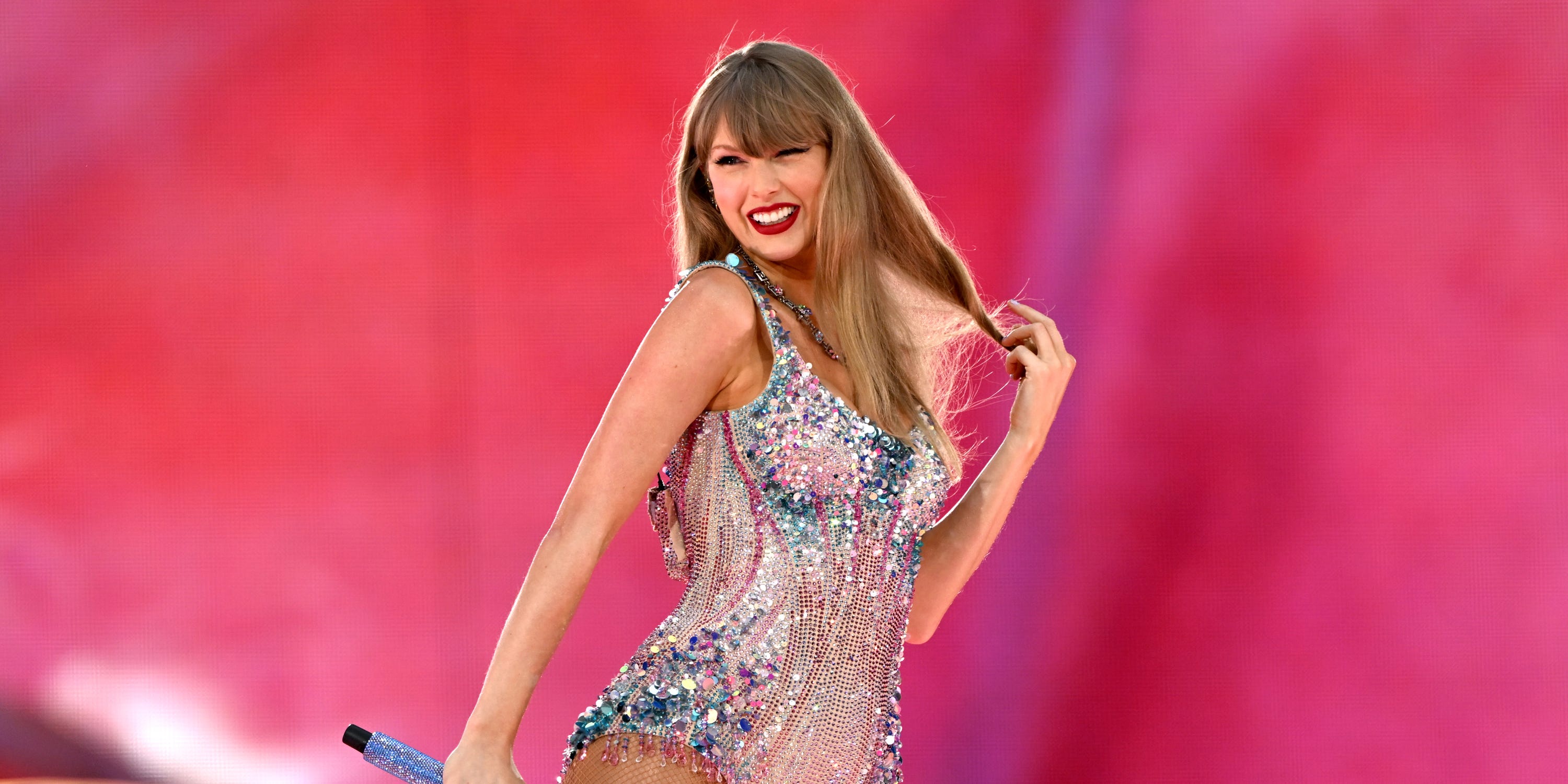 What We Know About Taylor Swift’s Wedding Photos and When She’s Posting ...