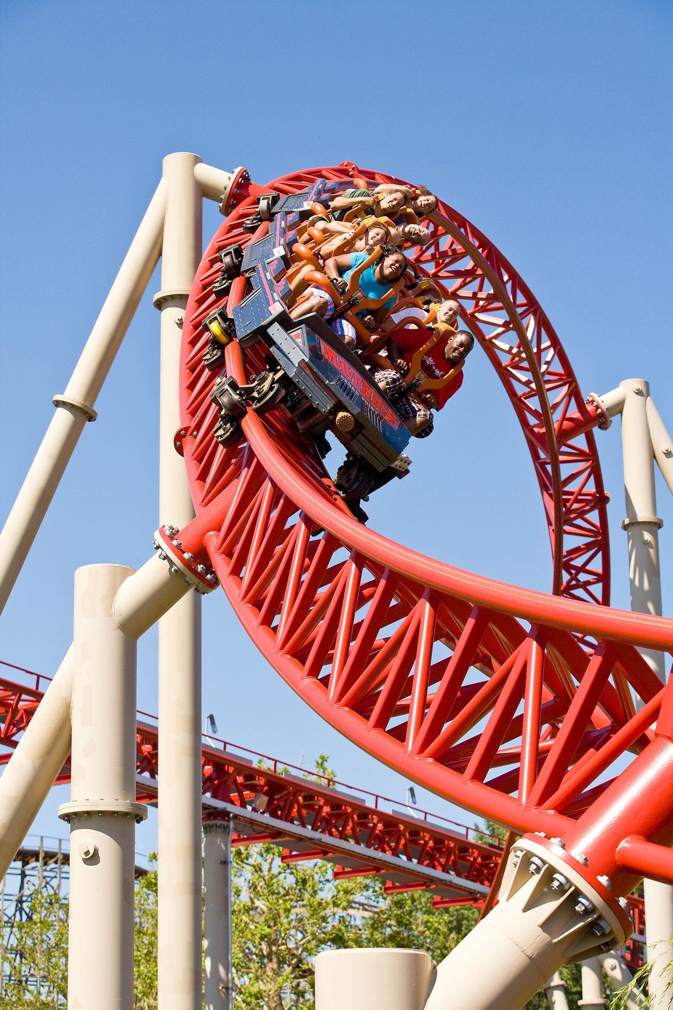Cedar Point hikes price of its season-long Fast Lane passes for 2027 - AOL