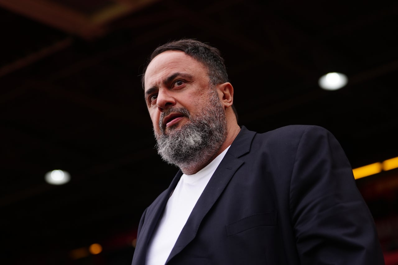Forest owner Marinakis sues Palace for defamation over ultras banner - AOL