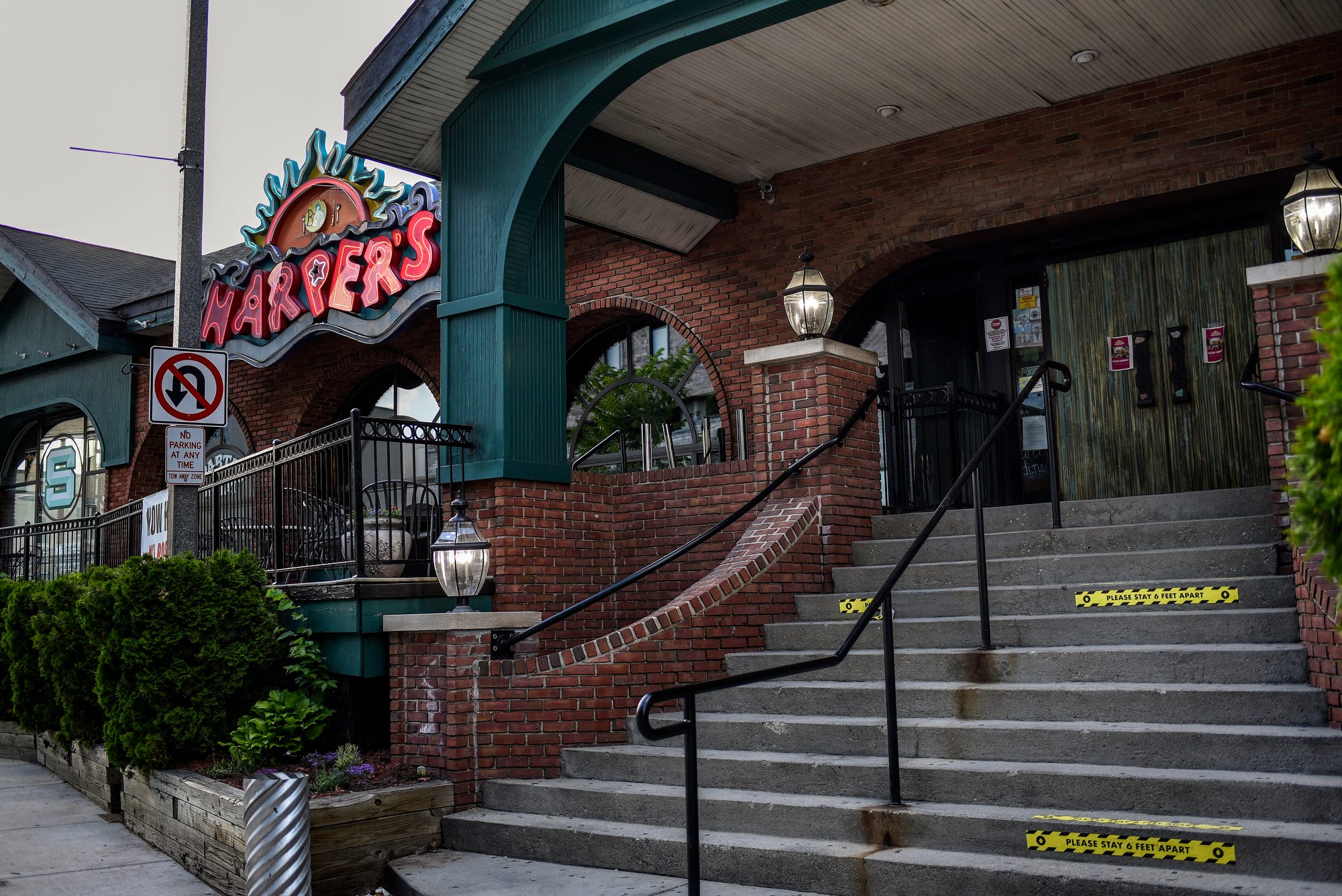 Harper's new bar membership lets you skip lines and cover − for a fee - AOL