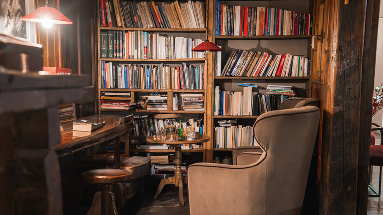 The Best Tip For Adding Decor To An Empty Corner - AOL