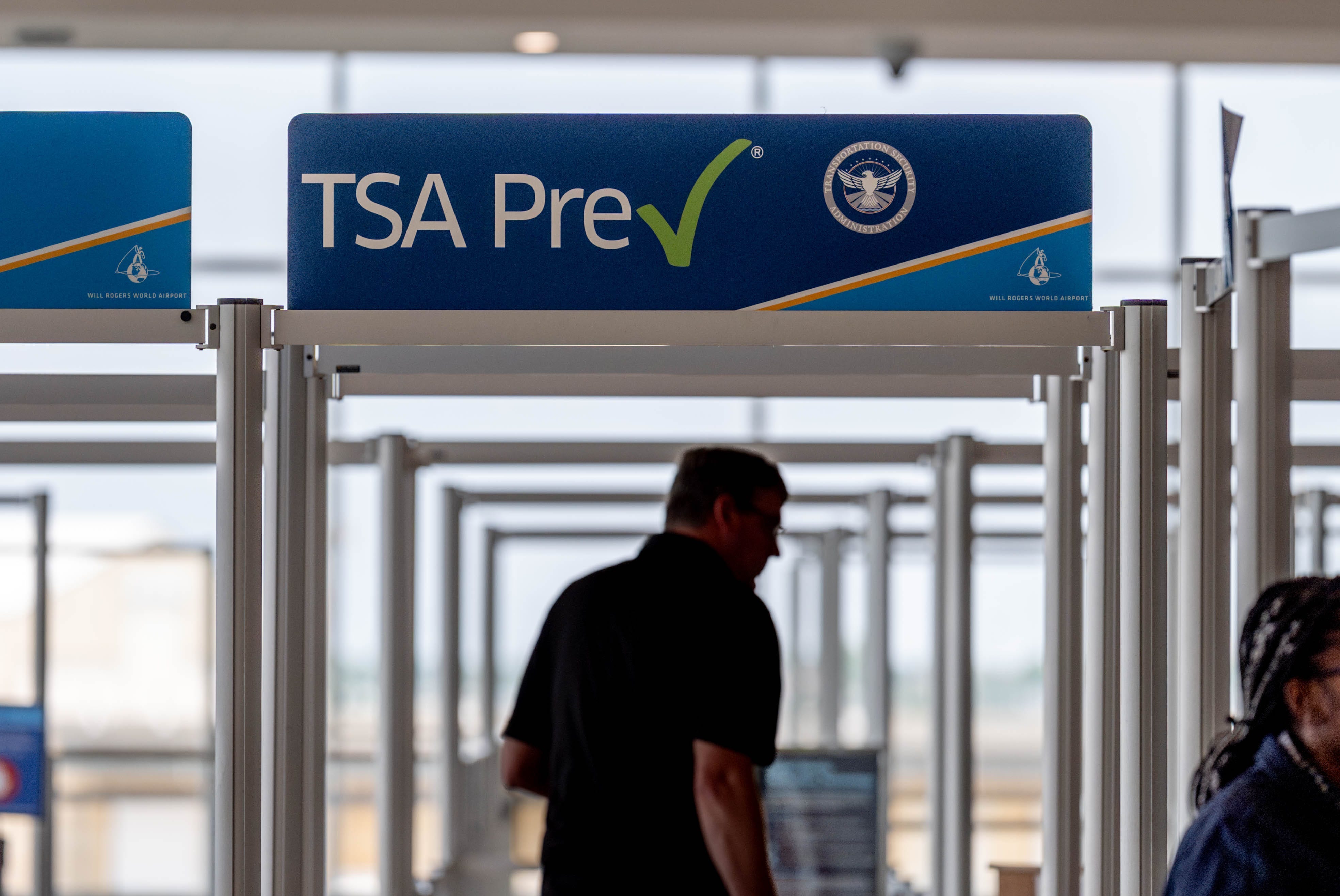 TSA changes non-flyer gate access program. What it means for Ohio - AOL